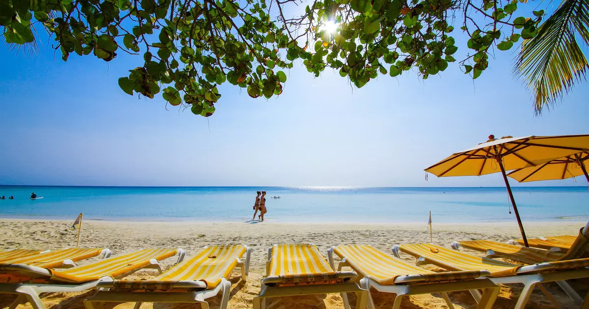 The best beaches in Honduras, from the Caribbean Coast to the islands ...