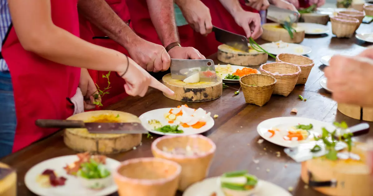 A traveling foodie shares 5 of the world's best cooking classes ...