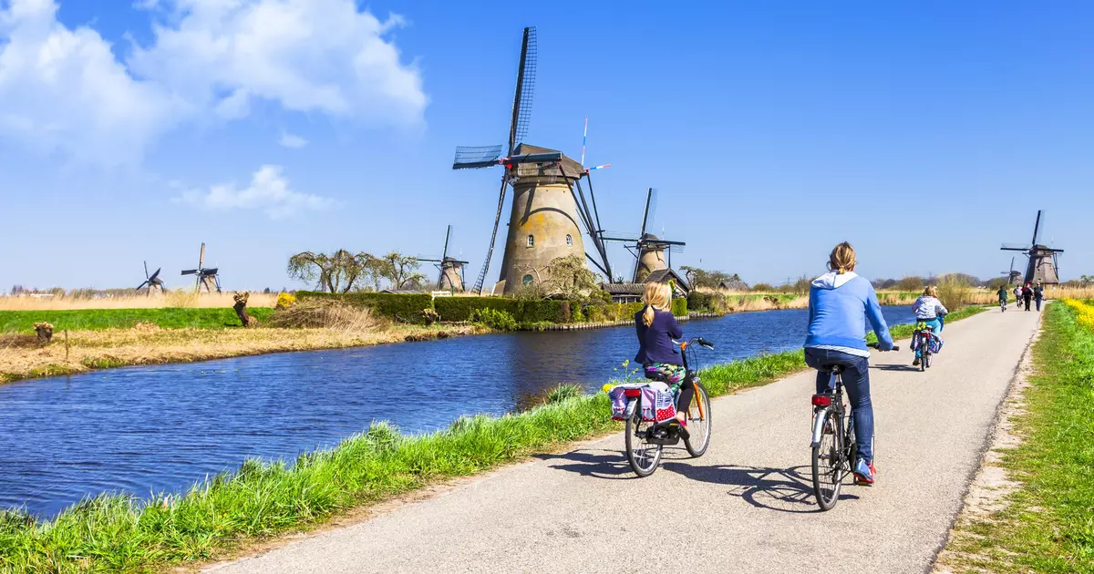 The Netherlands' 11 best cycling routes and locations - Lonely Planet